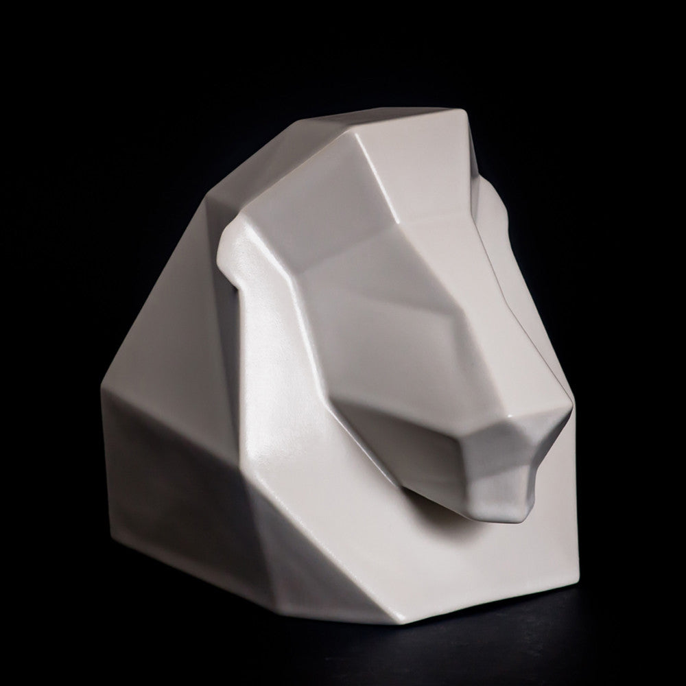 Project Safari | Lewis the Lion in White – bronsen